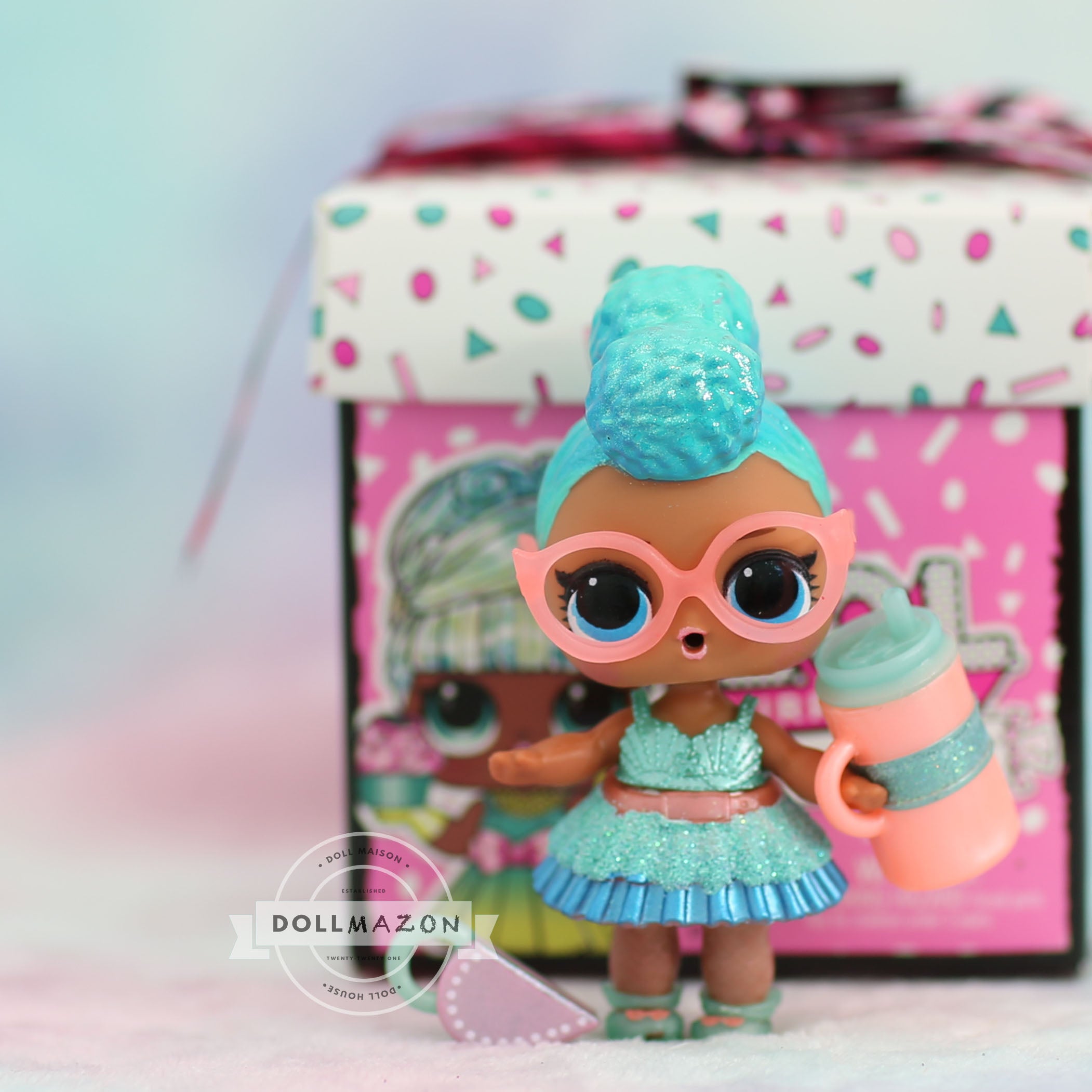 L.O.L. Surprise! LOL Dolls Present Surprise and Holiday Present Surpri ...
